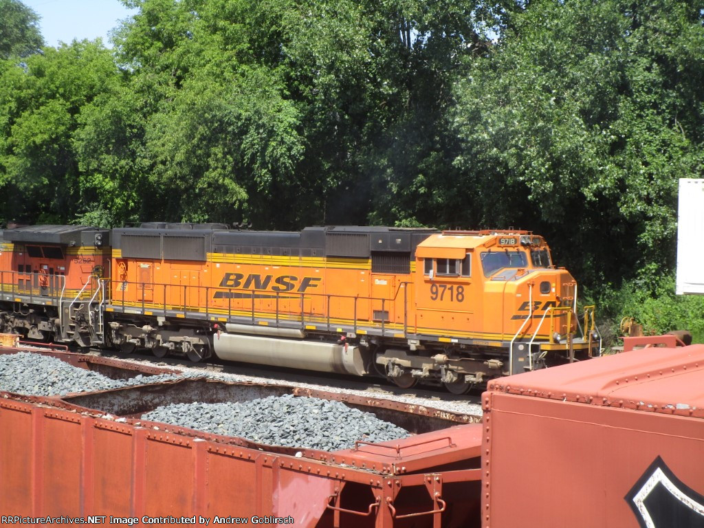 BNSF 9718